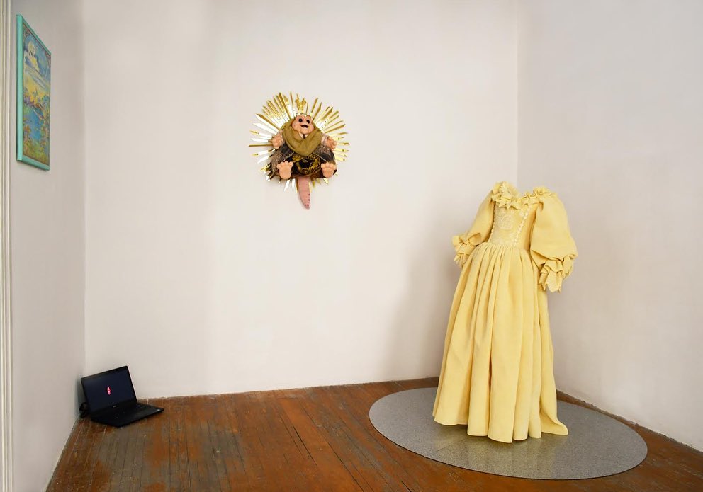 Salón Silicón - Material